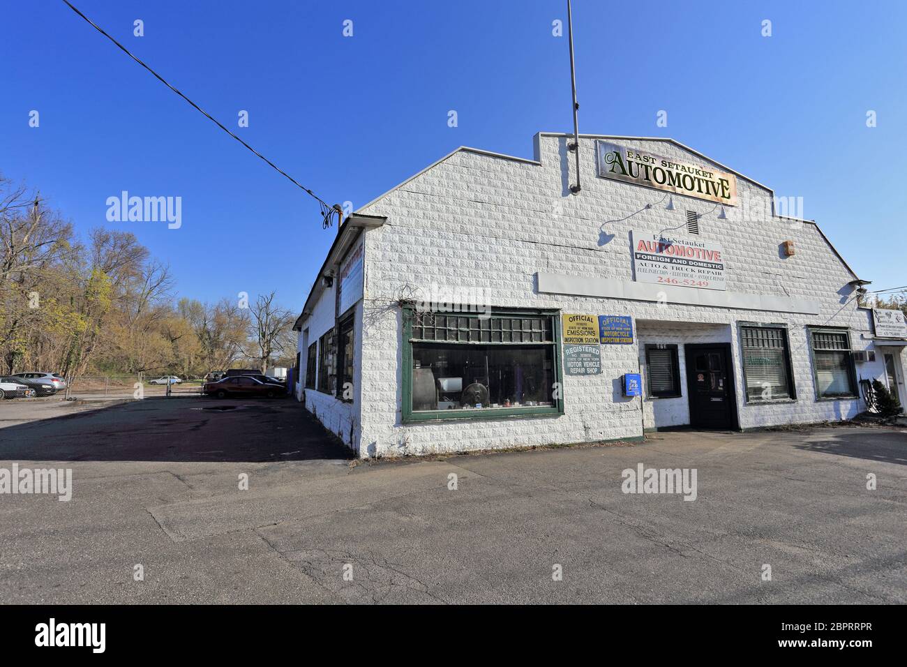 Auto repair shop Setauket Long Island New York Stock Photo - Alamy