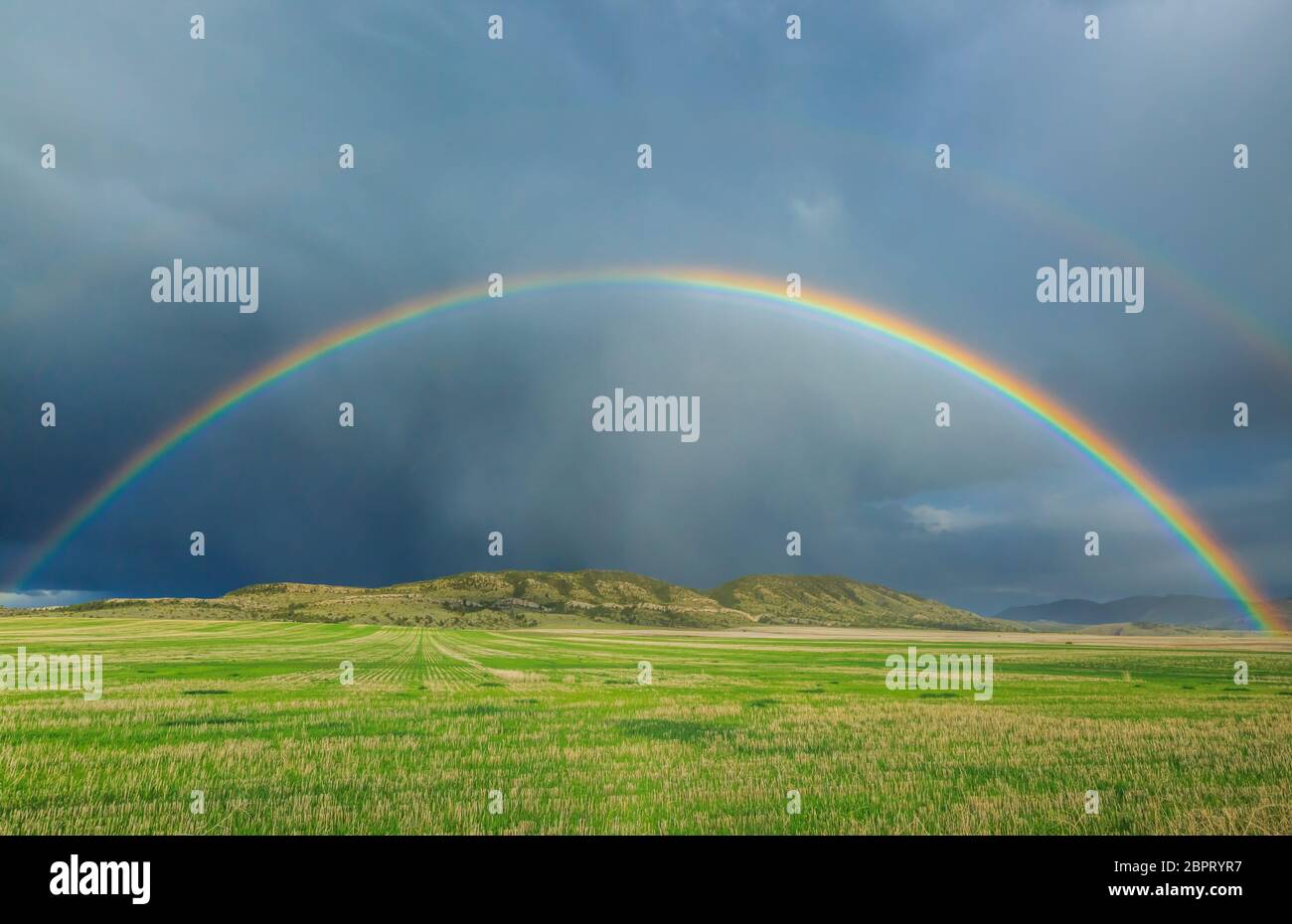 Rainbow over farm hi-res stock photography and images - Alamy