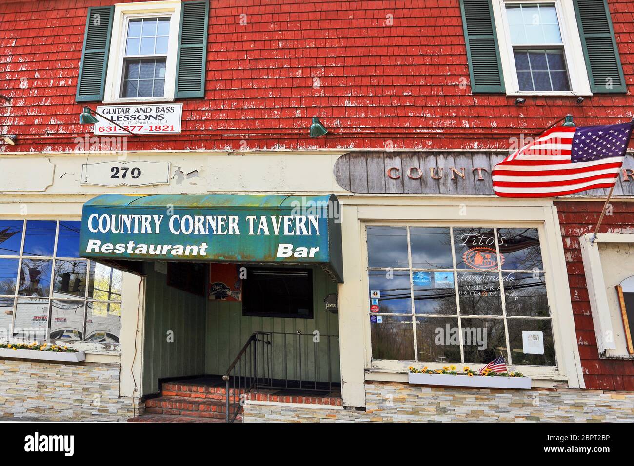 Tavern restaurant bar hi-res stock photography and images - Alamy