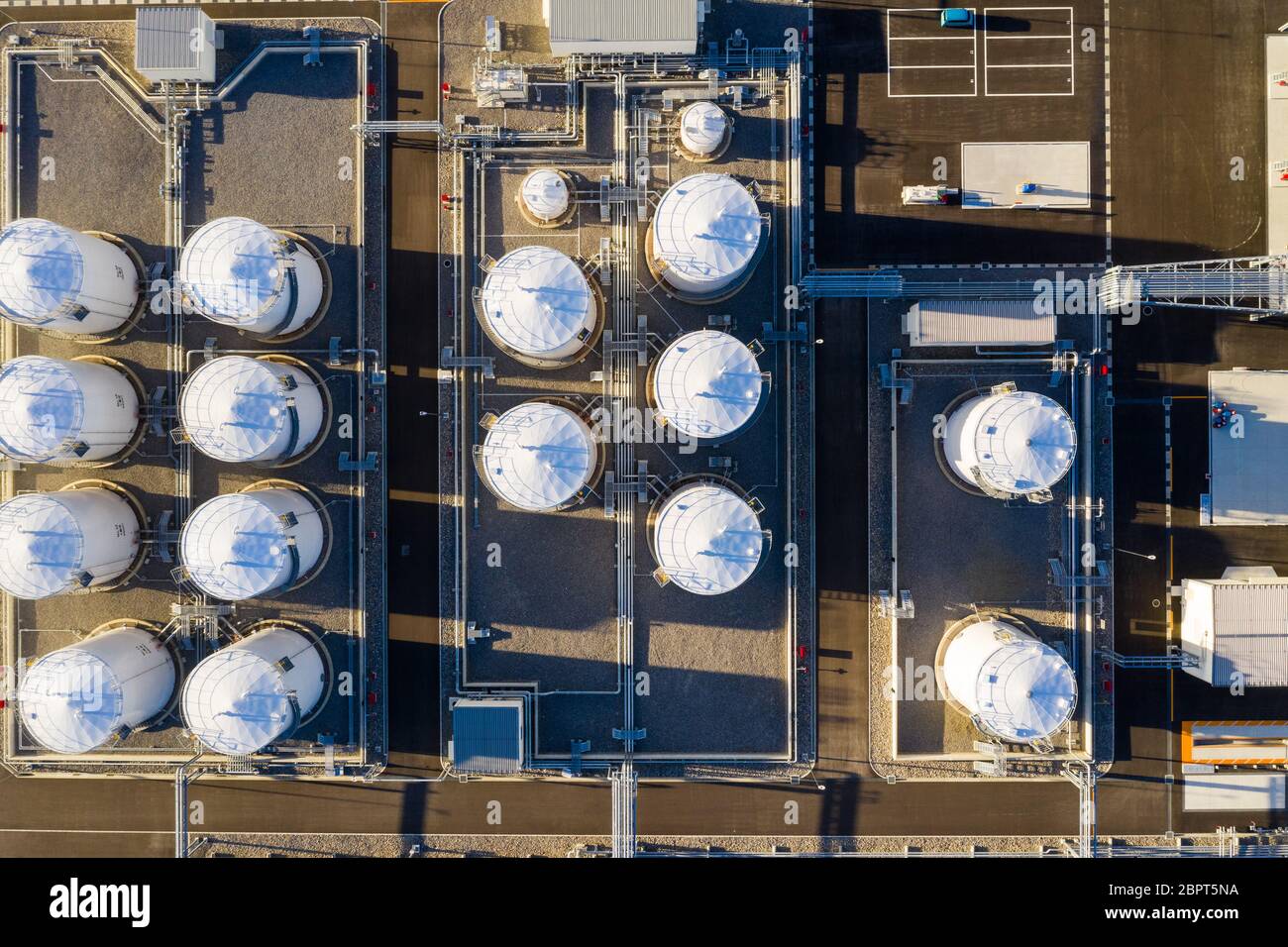 Top view of oil tank plant Stock Photo - Alamy