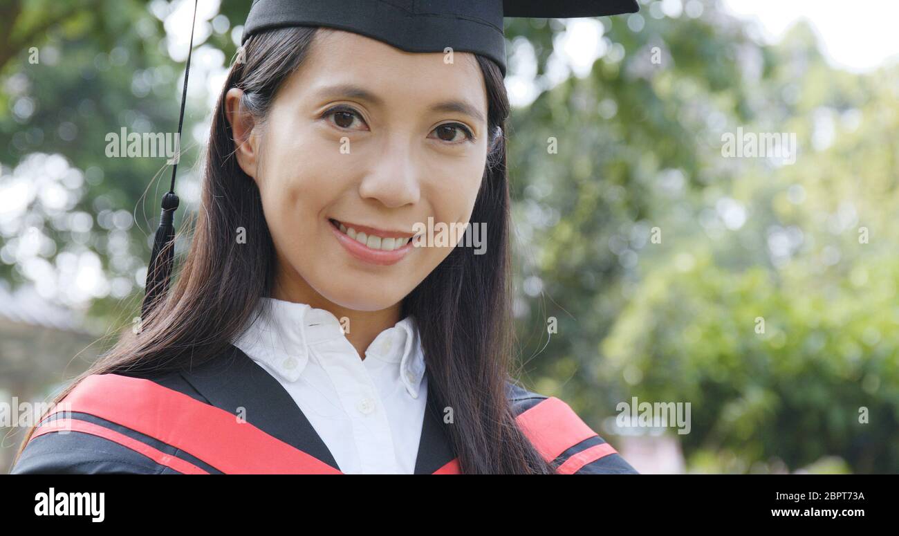 Asian woman graduation Stock Photo - Alamy