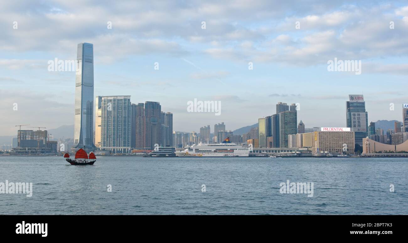 Victoria harbour hong kong 04 hi-res stock photography and images - Alamy