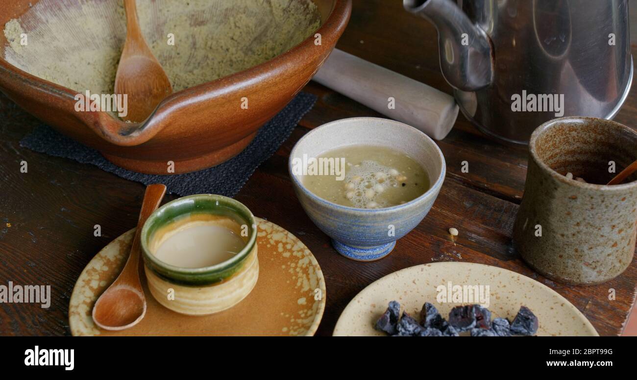 Make of chinese ground tea, Hakka Lei Cha Stock Photo - Alamy