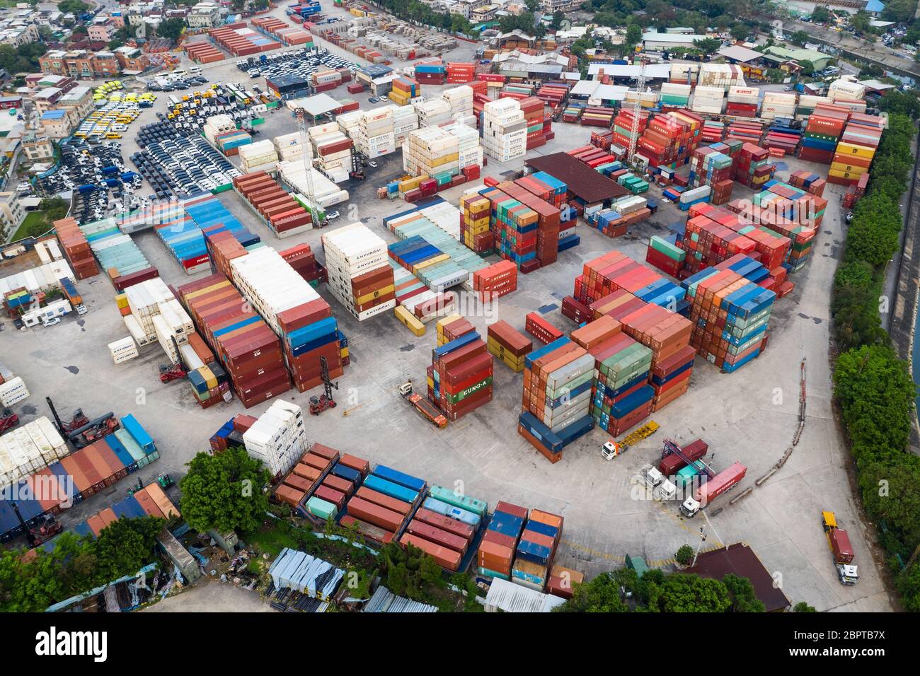 Self loading container ship hi-res stock photography and images - Alamy