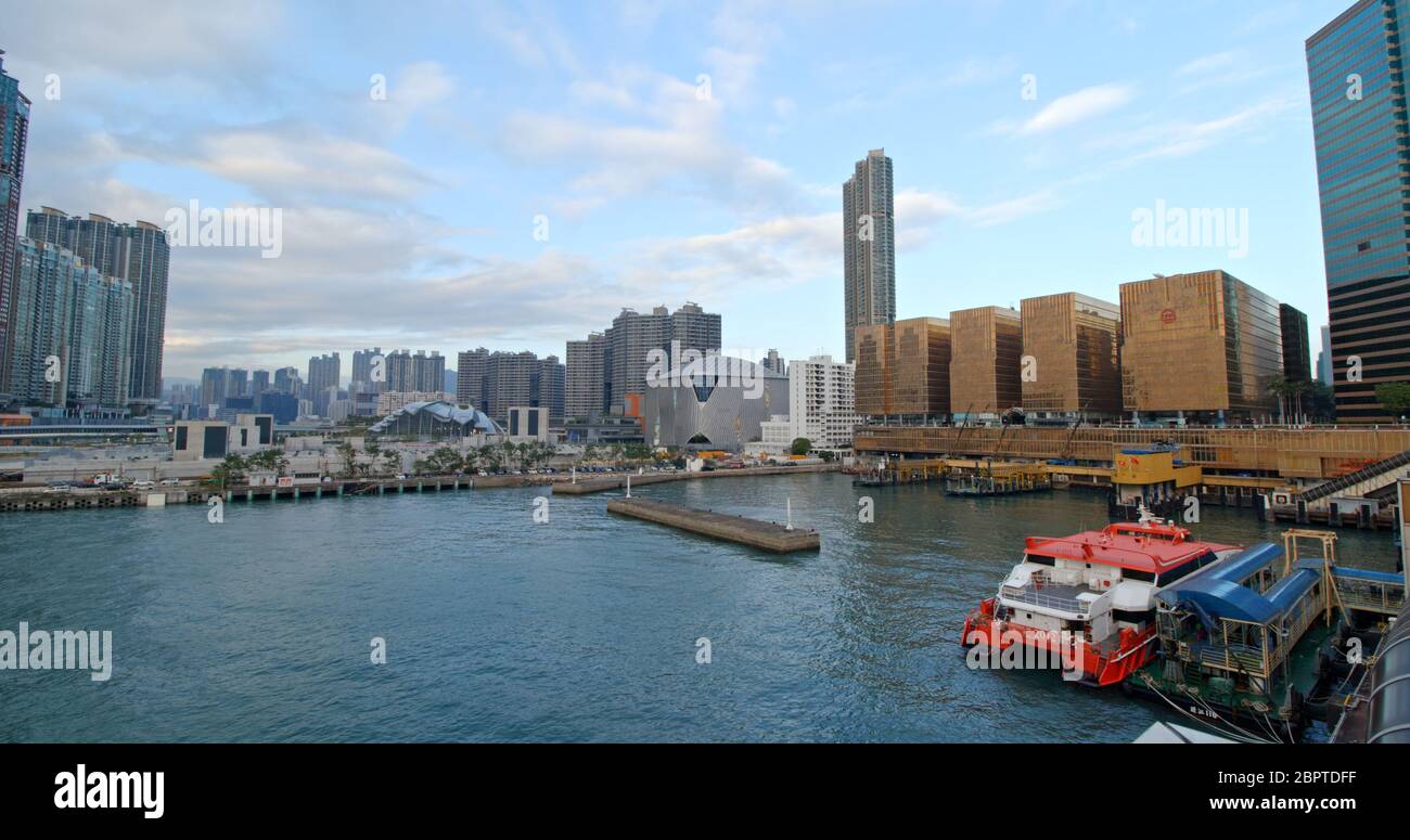 Victoria harbour hong kong 04 hi-res stock photography and images - Alamy