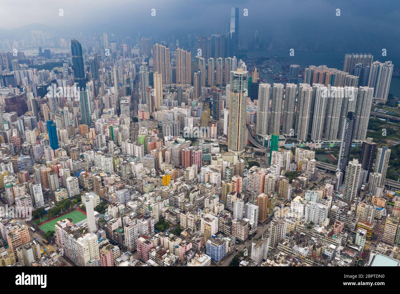 Facade hong kong side view hi-res stock photography and images - Alamy