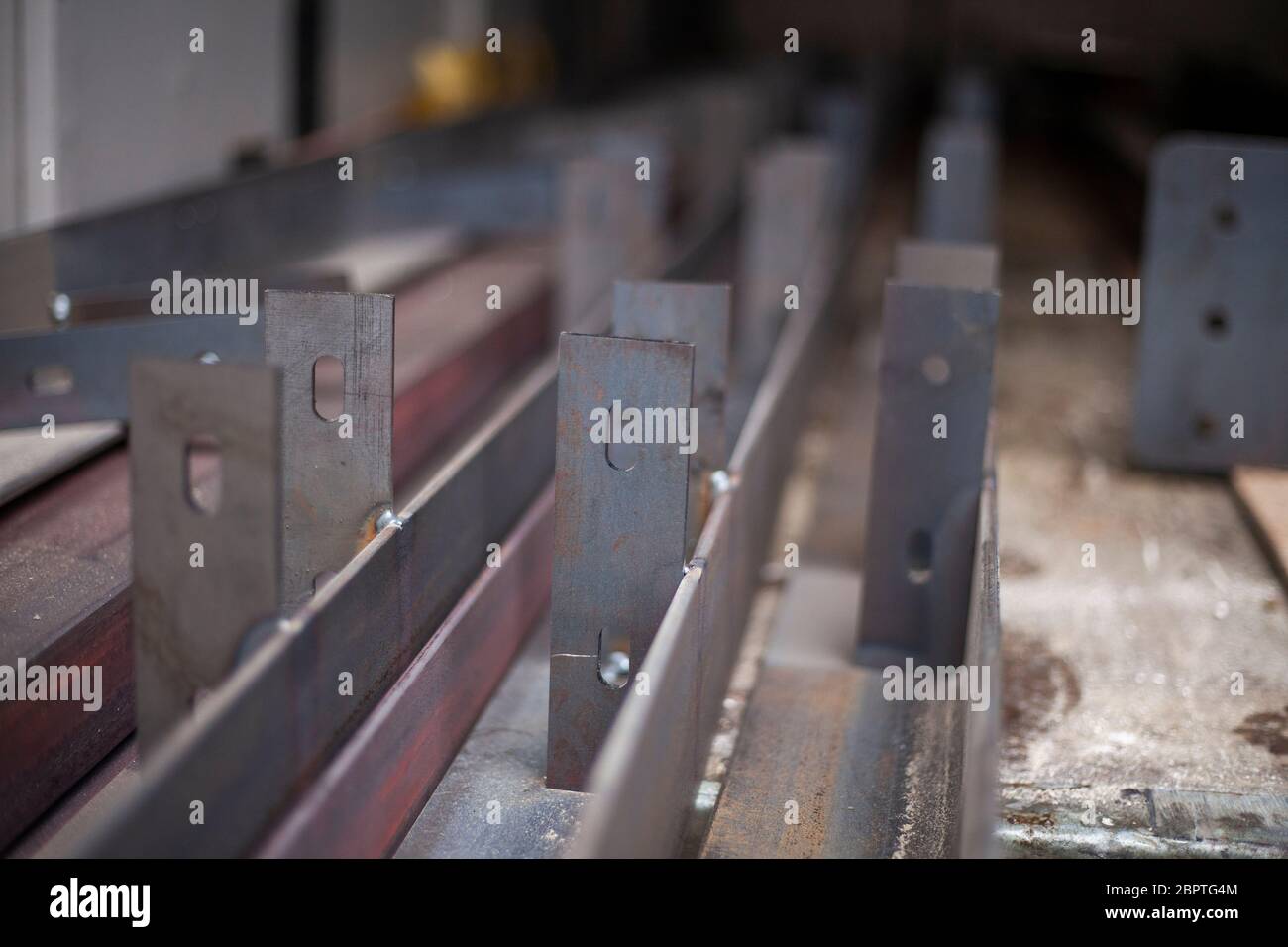 Loading beams hi-res stock photography and images - Alamy