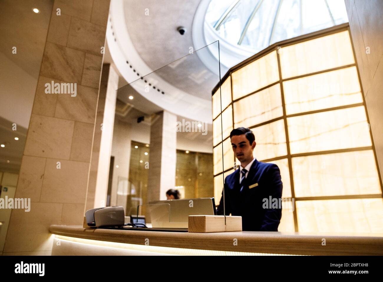 Hotel adlon kempinski lobby hi-res stock photography and images - Alamy