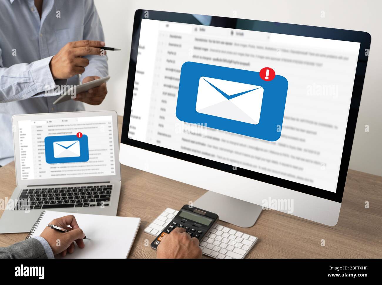 Mail Communication Connection message to mailing contacts phone Global ...