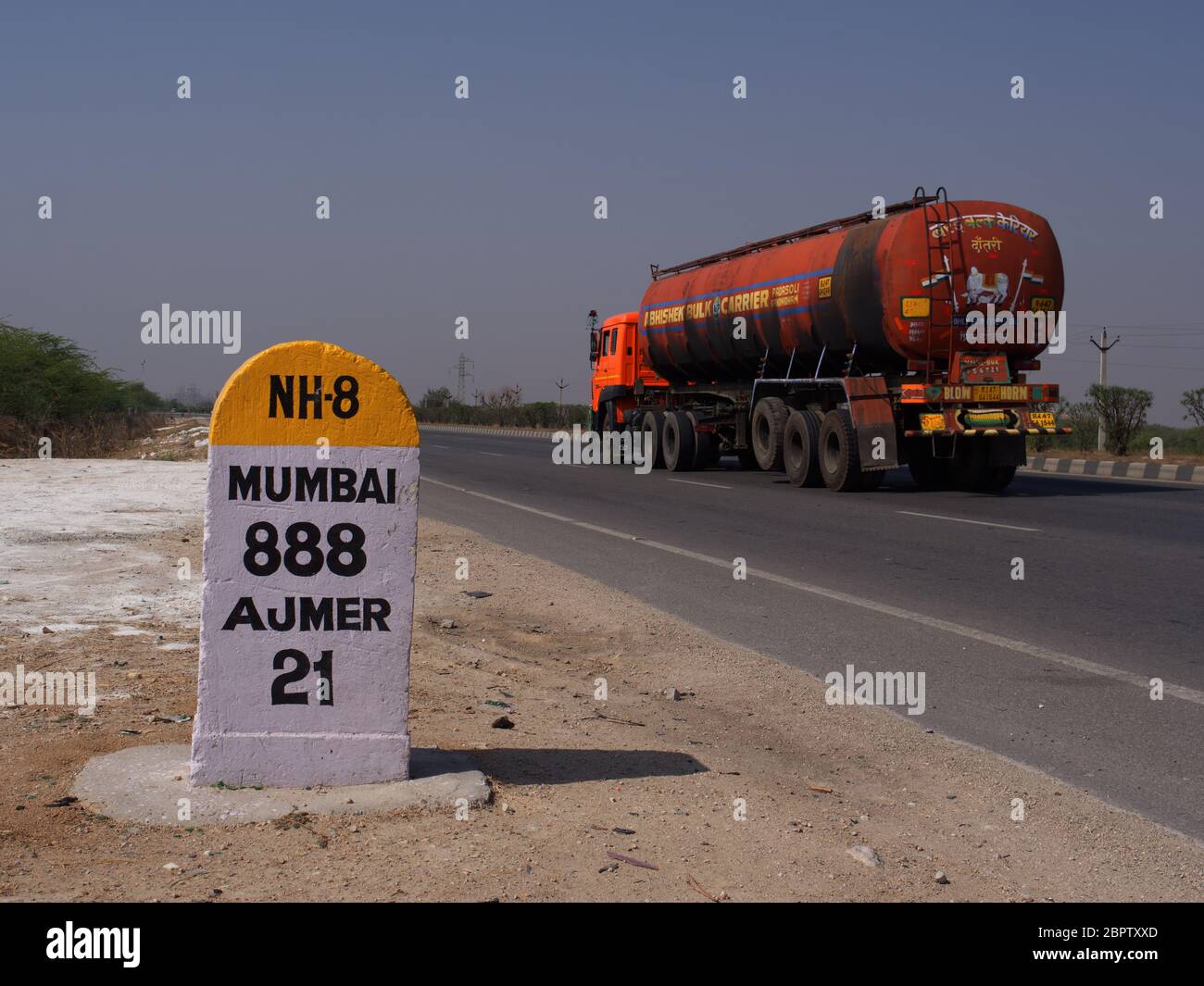 Golden quadrilateral highway india hi-res stock photography and images ...