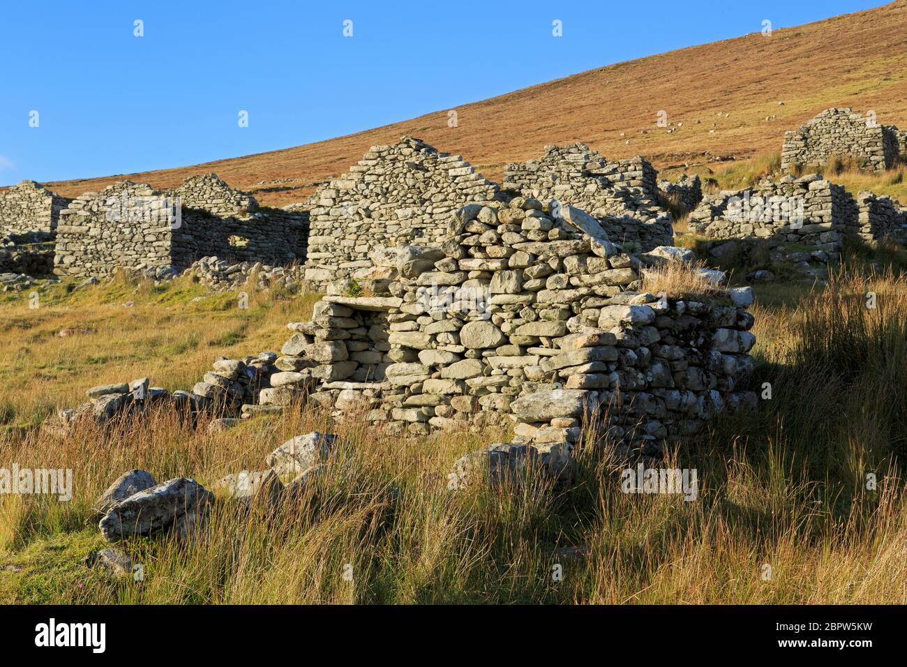 Deserted village achill island hi-res stock photography and images - Alamy