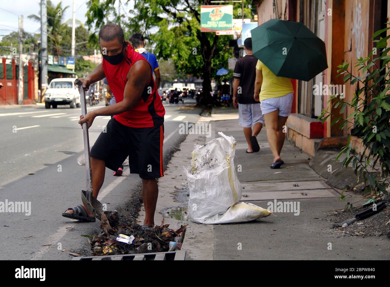 Manila street cleaner hi-res stock photography and images - Alamy