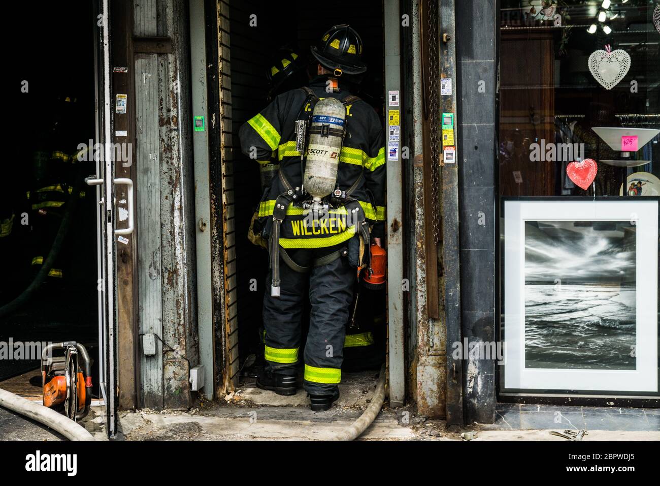 FDNY respond to a fire at 1980 3rd ave in Spanish Harlem. Fire on the ...