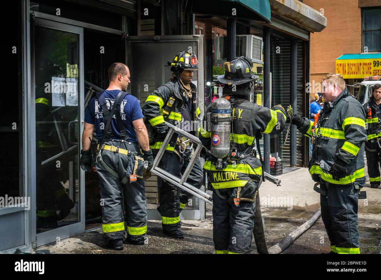 FDNY respond to a fire at 1980 3rd ave in Spanish Harlem. Fire on the ...