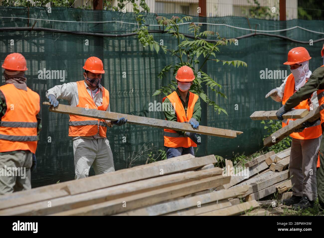 Asian construction workers hi-res stock photography and images - Alamy