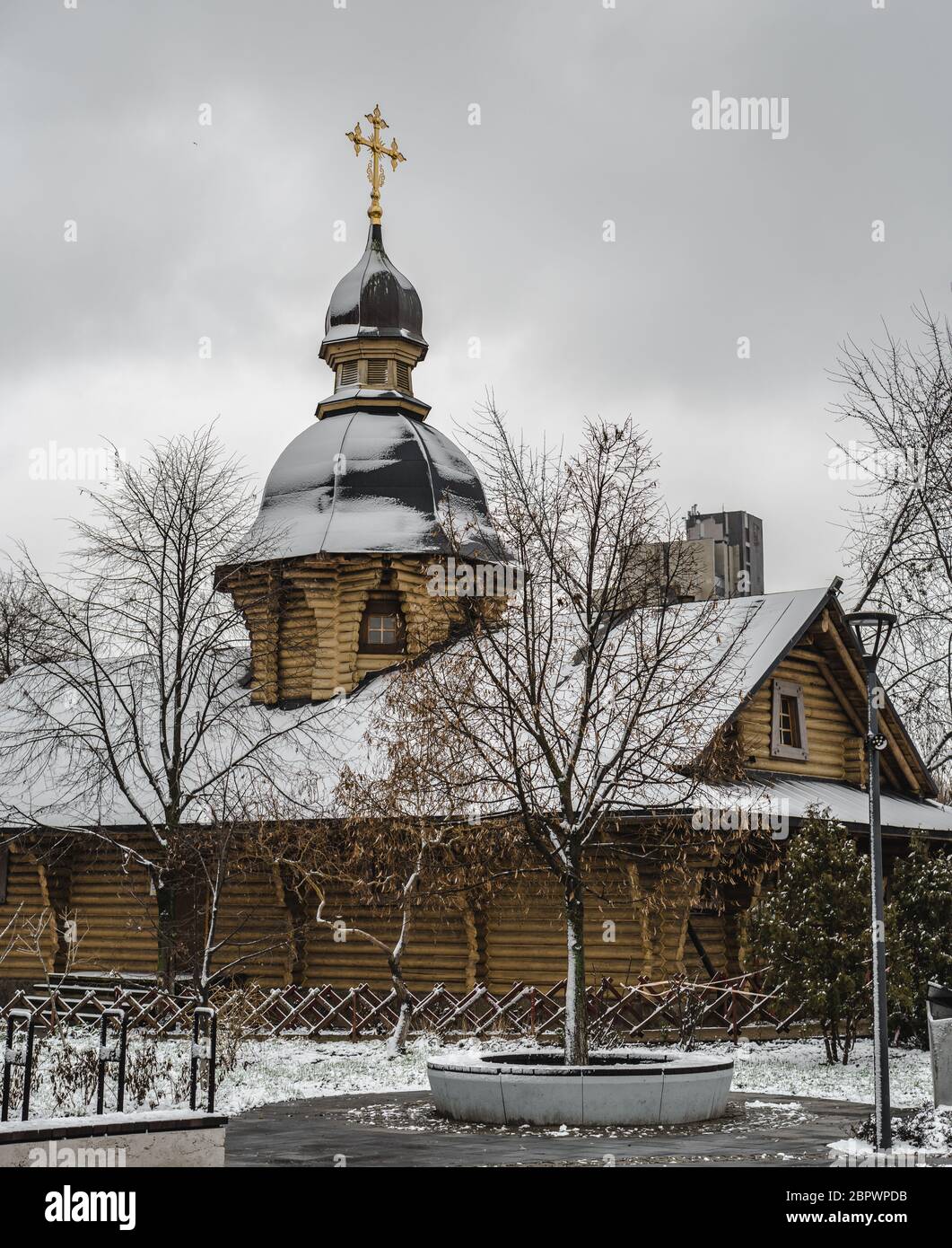Traditional wooden russian orthodox church hi-res stock photography and ...