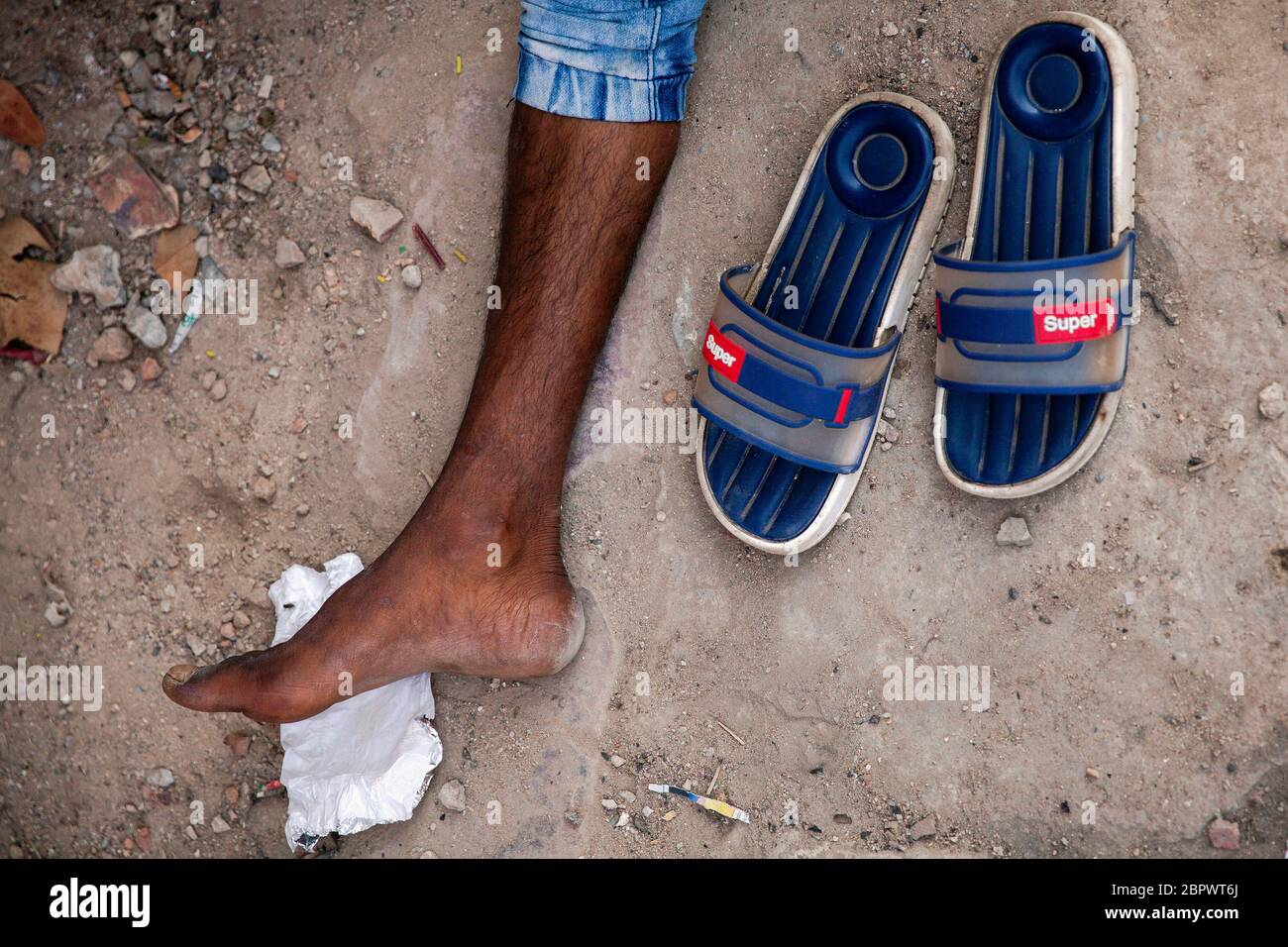 Homeless people sleep on footpath hi-res stock photography and images ...