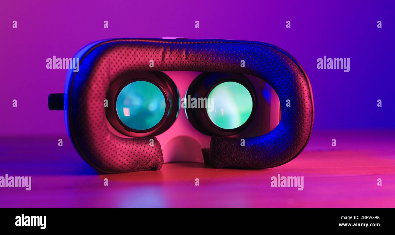 Purple and blue light hi-res stock photography and images - Alamy