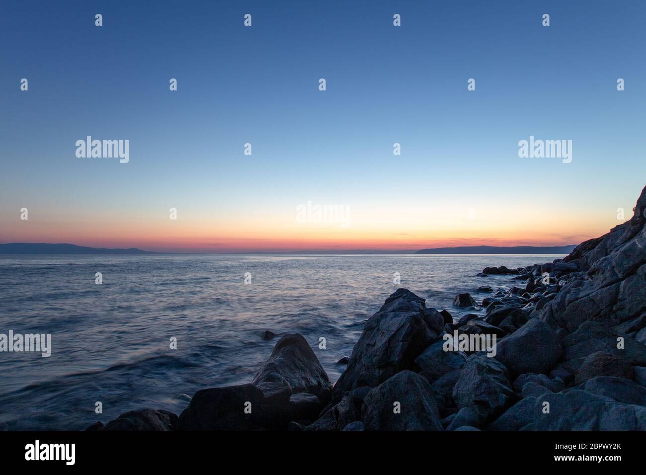 Wave mount hi-res stock photography and images - Alamy