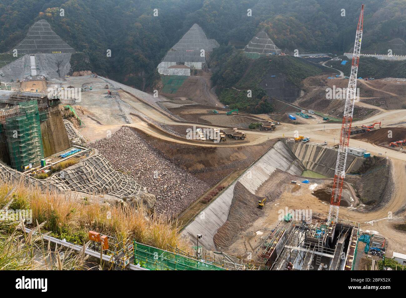 Construction of dam Stock Photo - Alamy