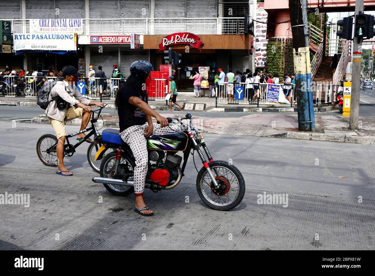 Filipino man riding his motorbike hi-res stock photography and images ...
