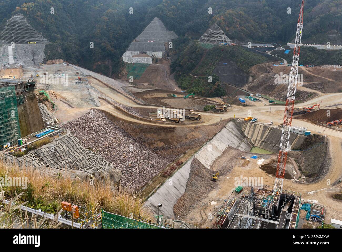 Construction of dam Stock Photo - Alamy
