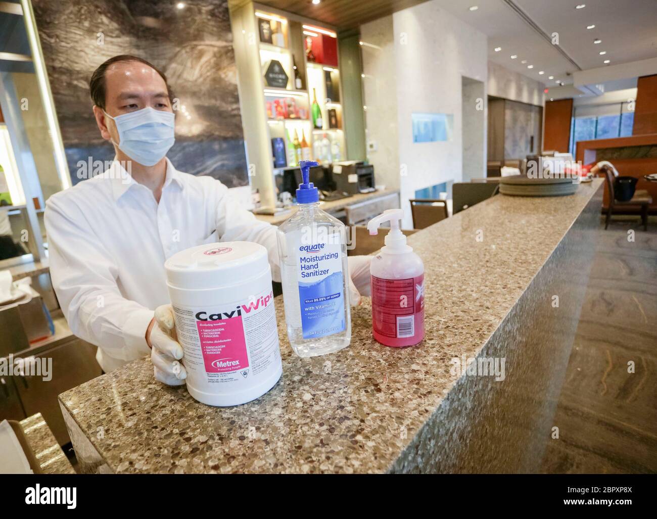 Health and safety in a restaurant hi-res stock photography and images ...