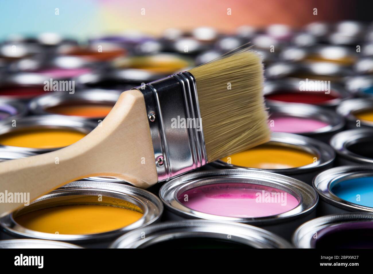 Palette of tin cans hi-res stock photography and images - Alamy