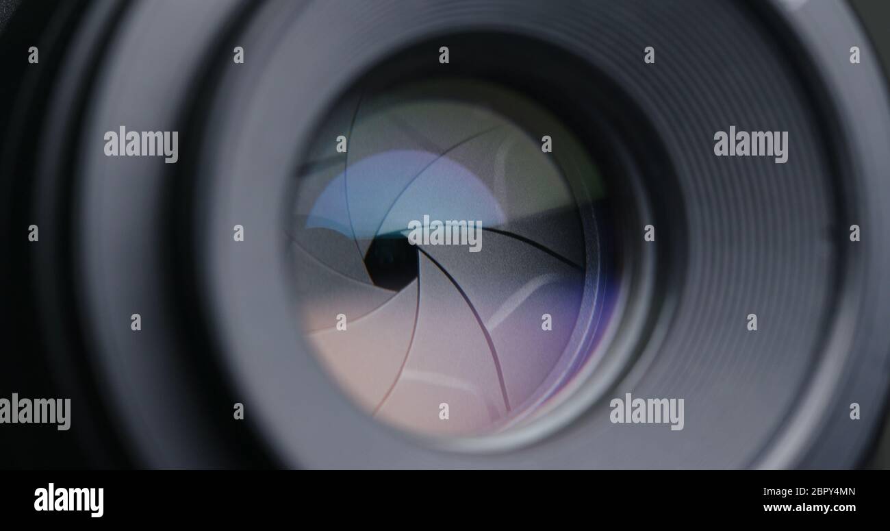 Changing camera lens hi-res stock photography and images - Alamy