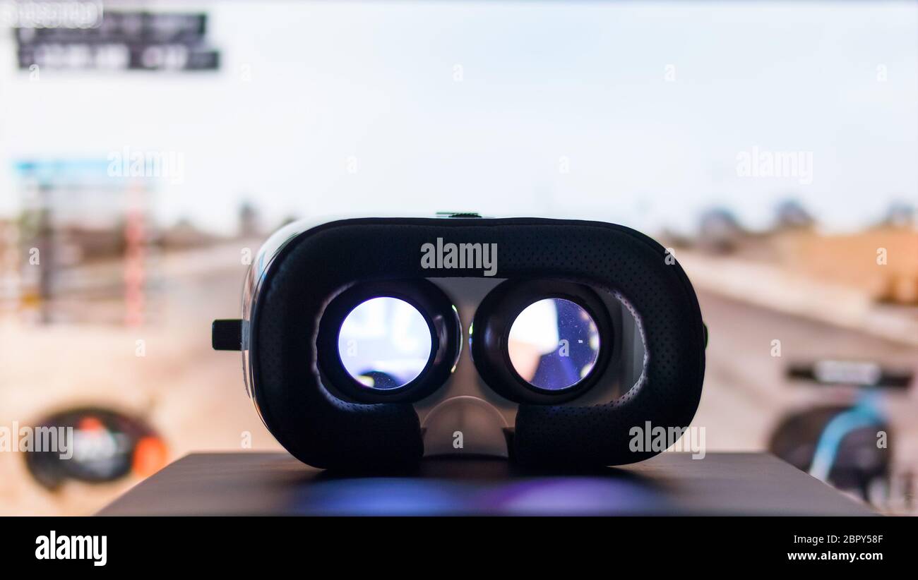 VR device play video game Stock Photo - Alamy