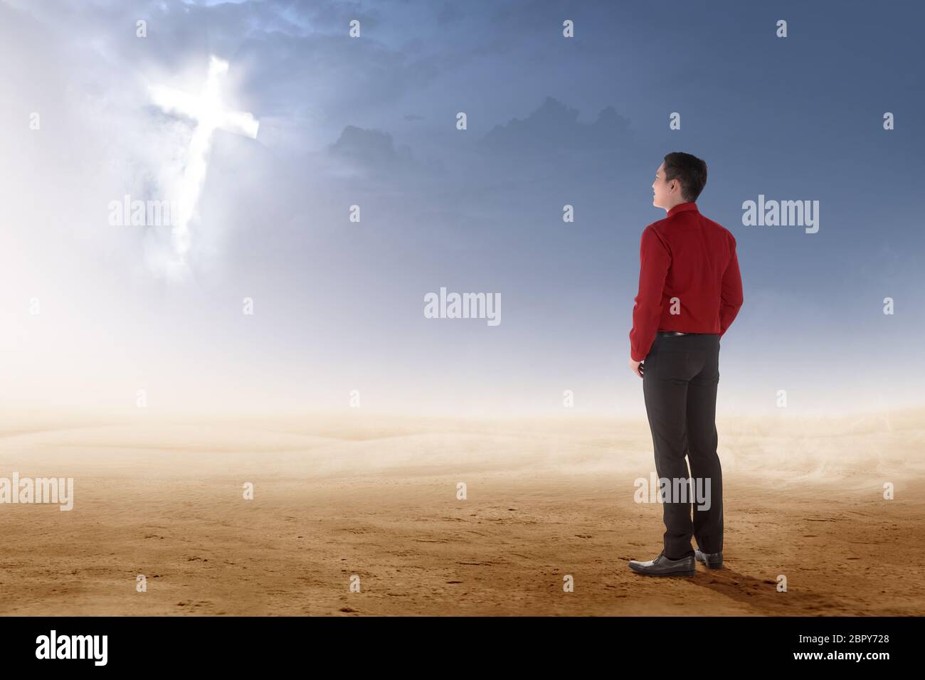 Sky christian glowing cross hi-res stock photography and images - Alamy