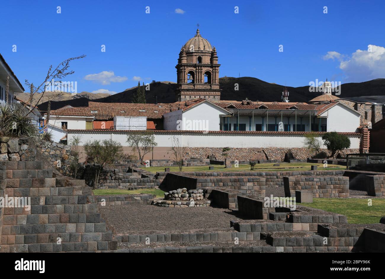 Inca Ruins in the city of Cusco Stock Photo - Alamy