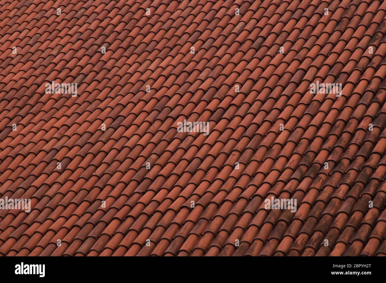 red tile roof texture background Stock Photo - Alamy