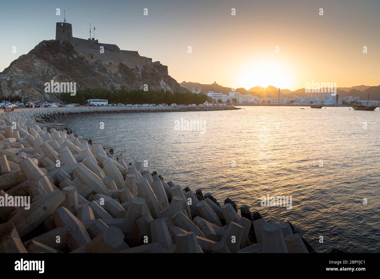 Corniche fort muttrah oman hi-res stock photography and images - Alamy