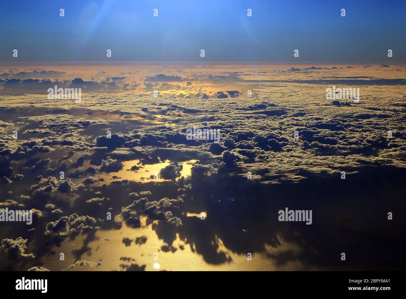 Window seat, a flight in the sunset Stock Photo - Alamy