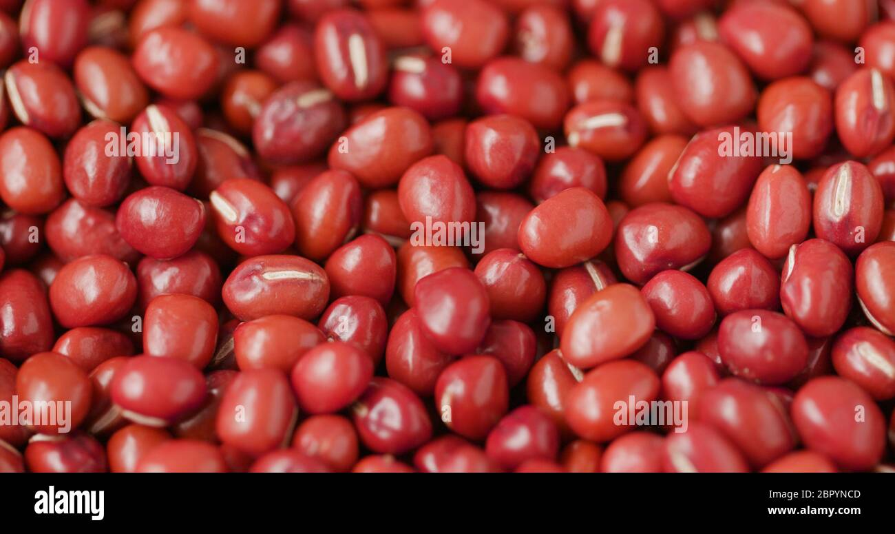 Heap of Red mung bean Stock Photo - Alamy