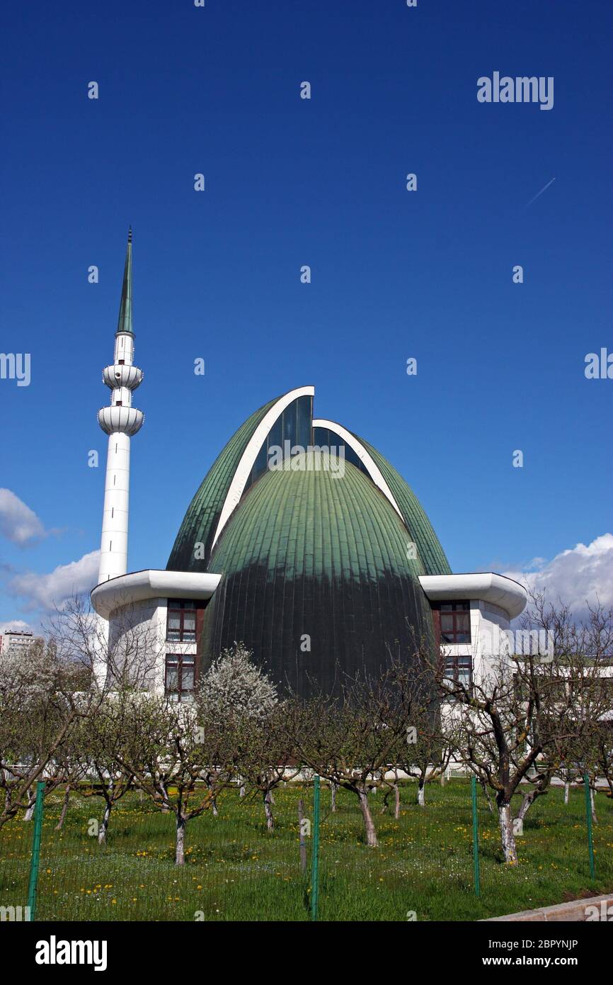 Zagreb islamic allah temple hi-res stock photography and images - Alamy