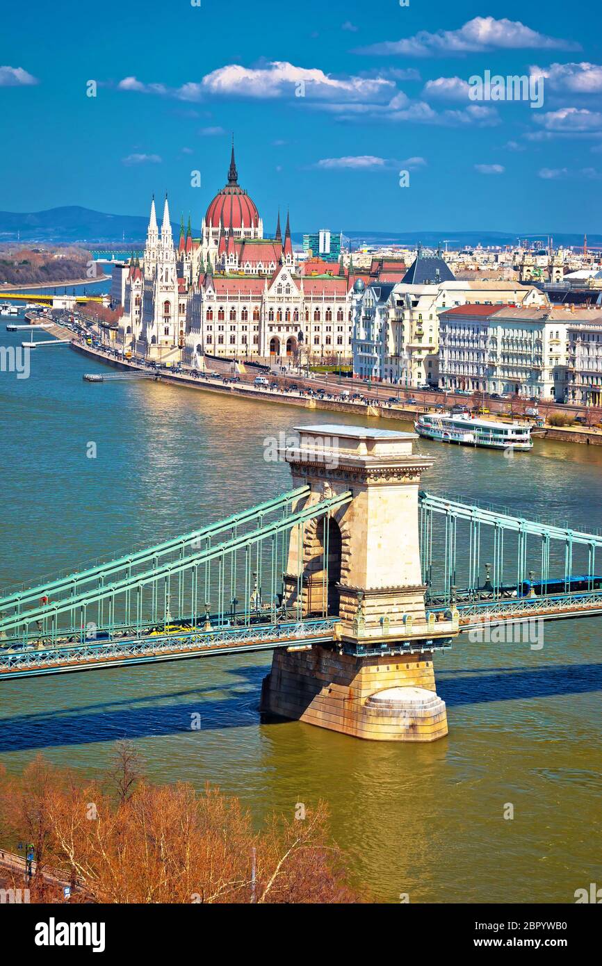 Budapest Danube river waterfront Chain bridge and Parliament building ...