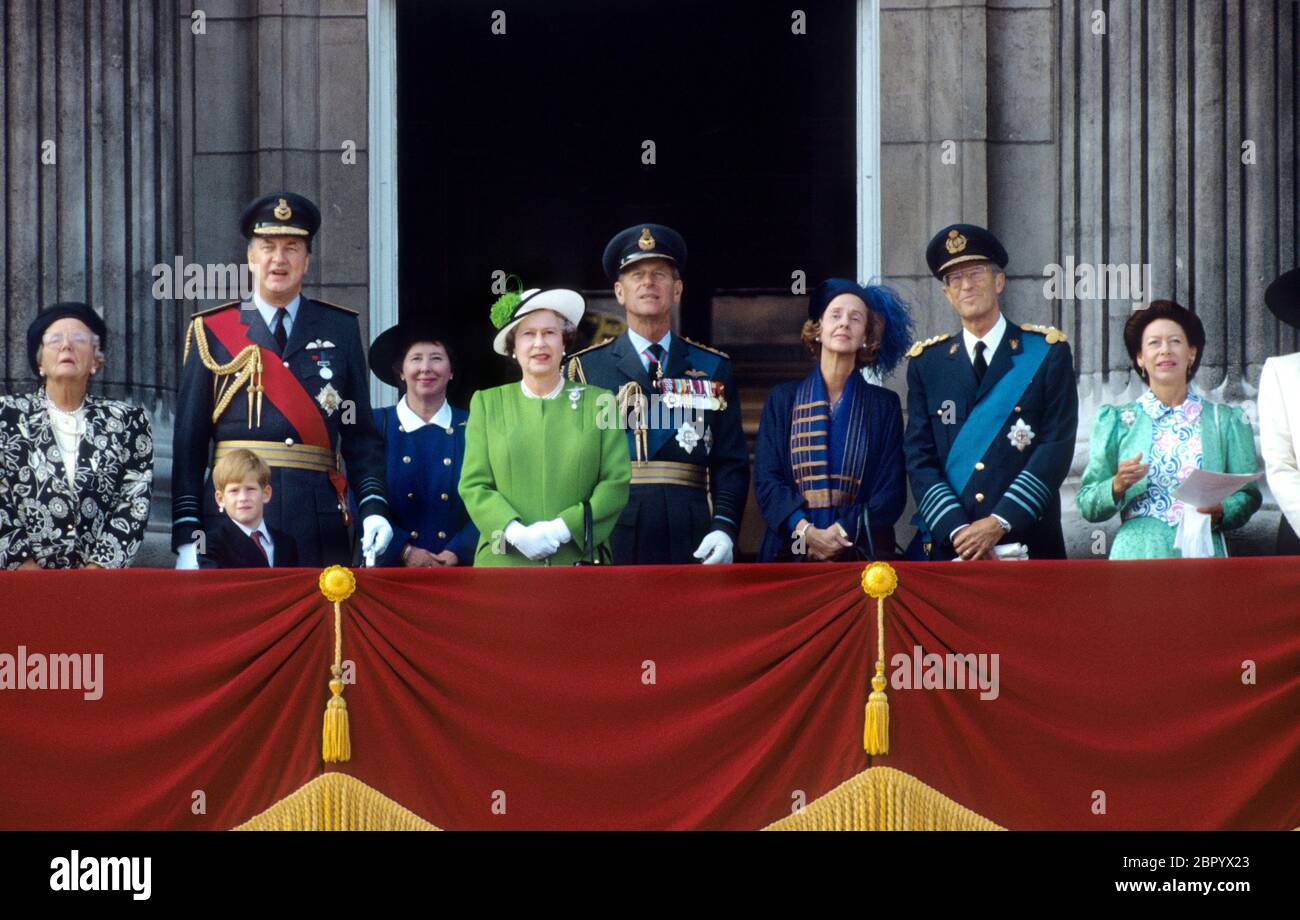 50 years as queen hi-res stock photography and images - Alamy