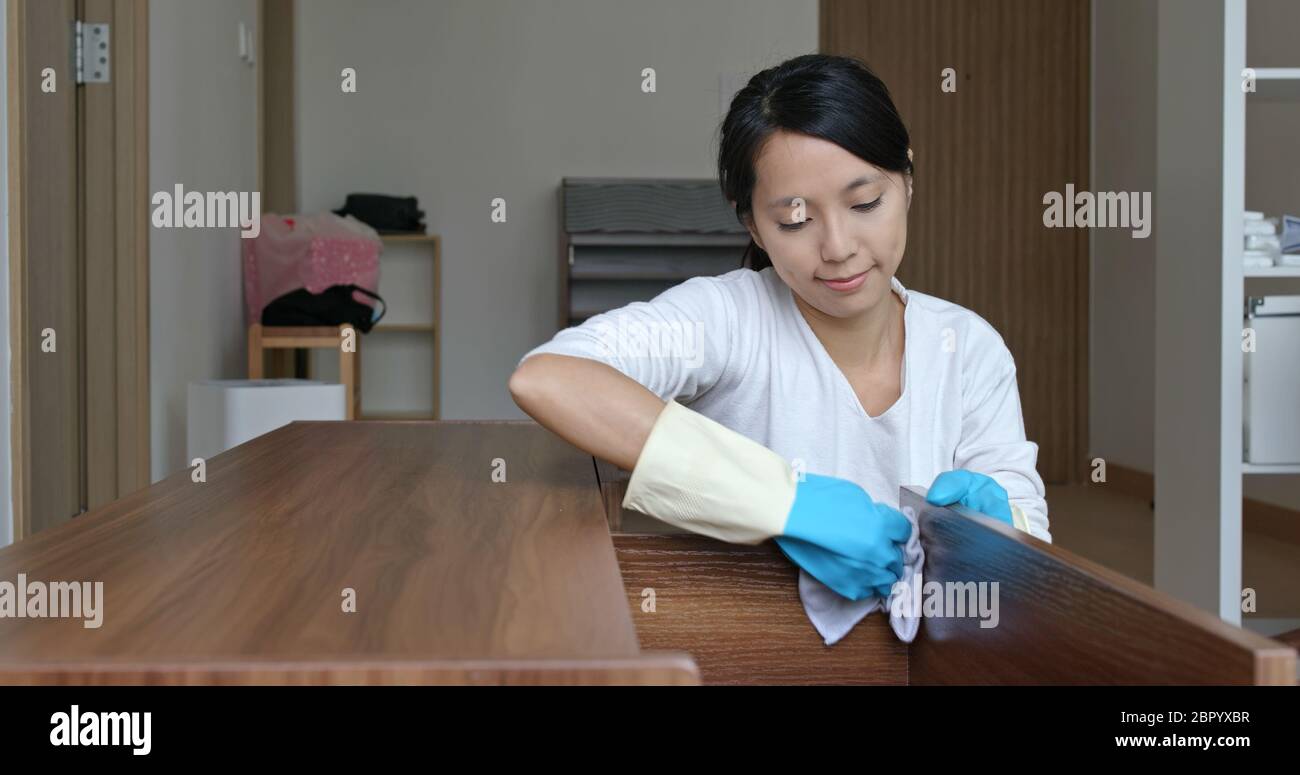 China cabinet service hi-res stock photography and images - Alamy