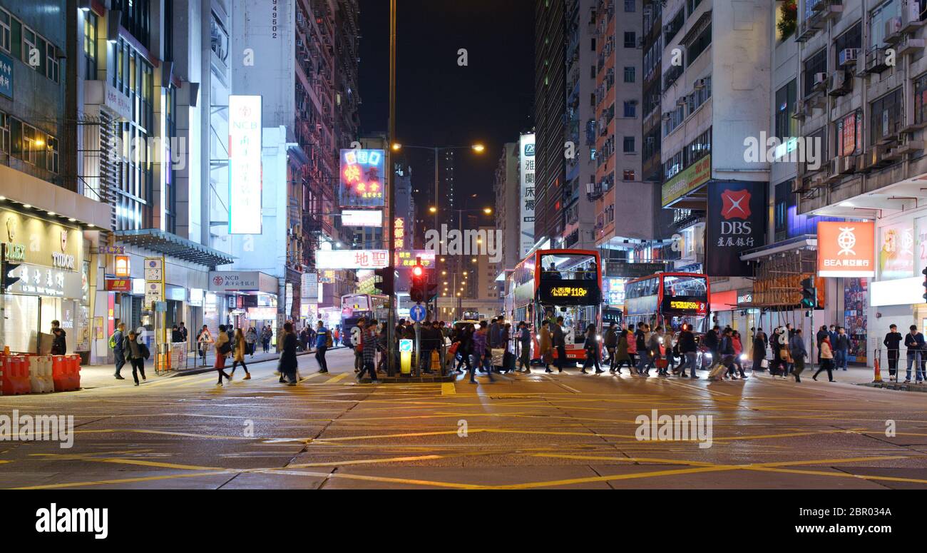 Night crowd of pedestrian people in mong kok hi-res stock photography ...