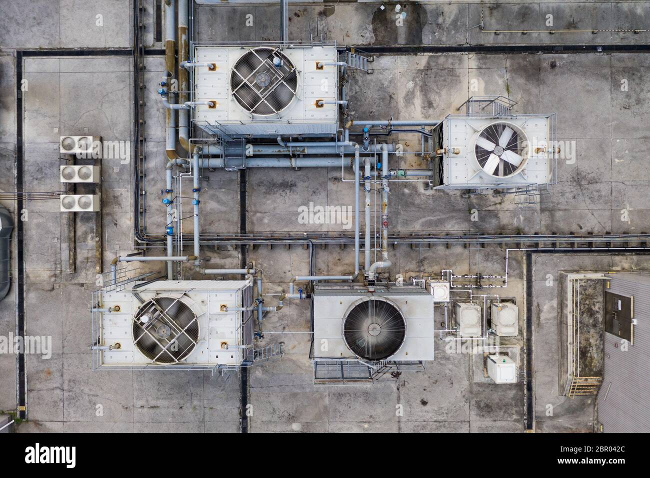 Industrial cooling tower hvac system hi-res stock photography and ...