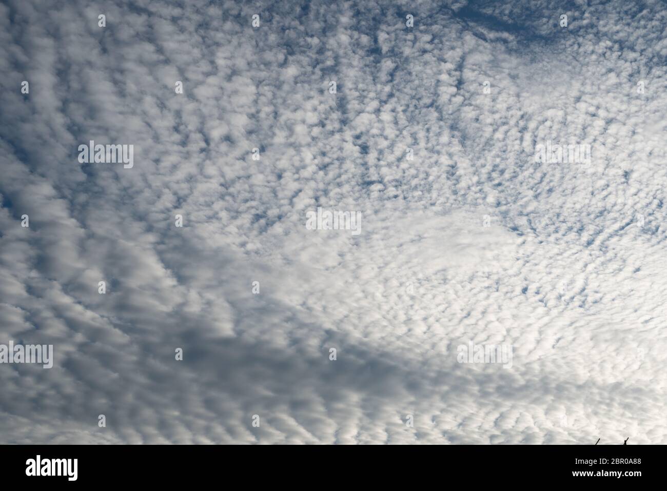 Perfect sky with wavy shaped clouds on spring Stock Photo - Alamy