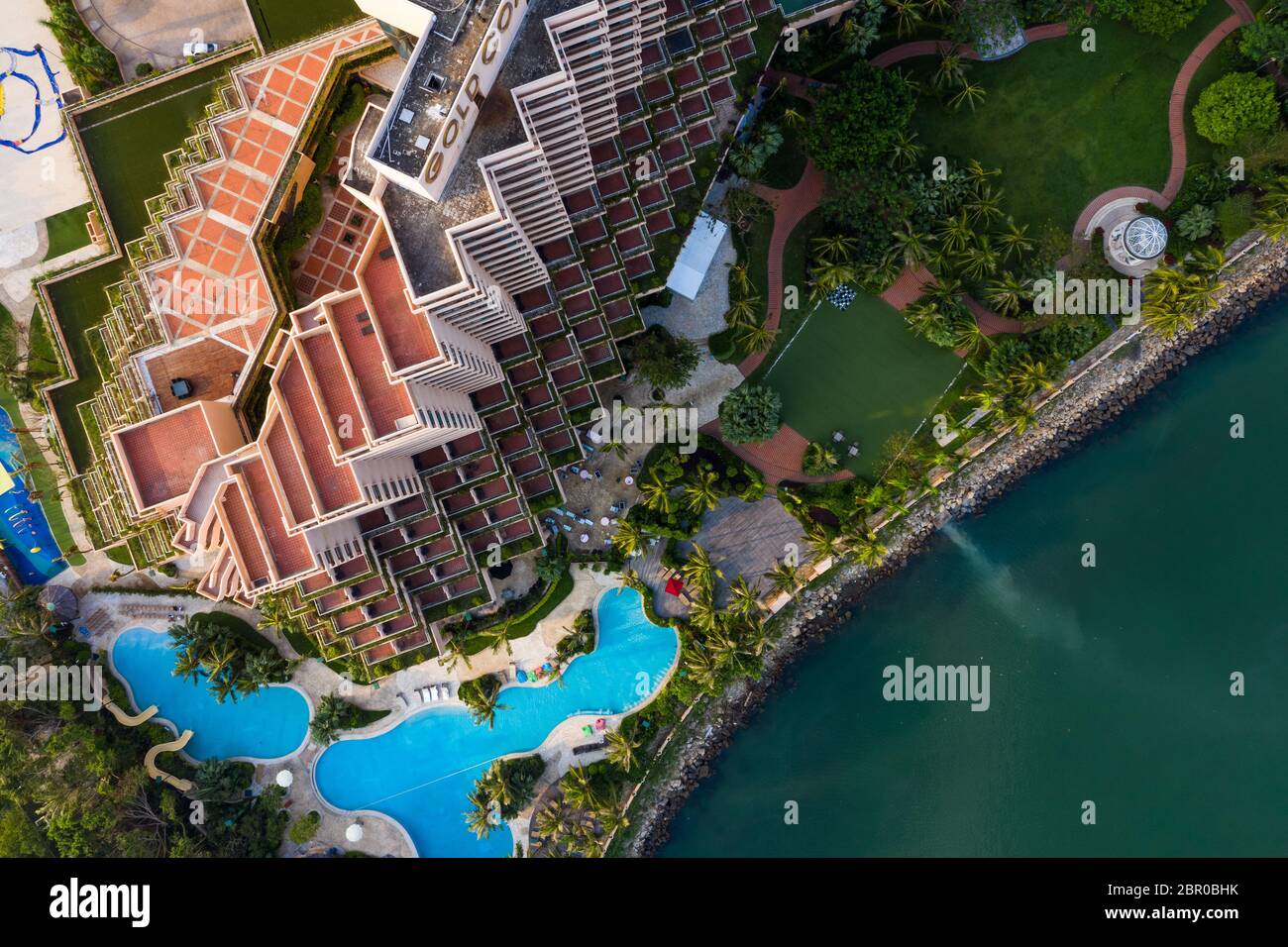 Top down aerial beautiful hotel hi-res stock photography and images - Alamy