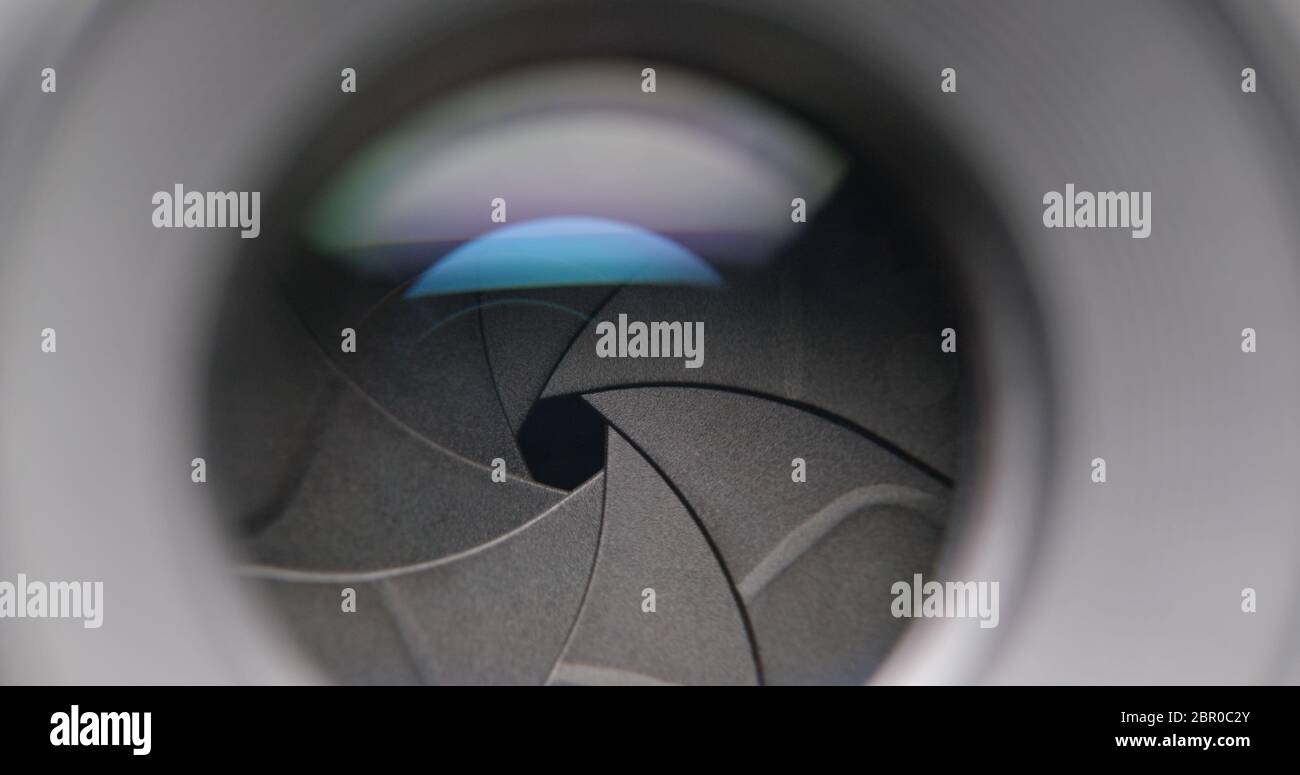 Adjusting Camera lens aperture Stock Photo - Alamy