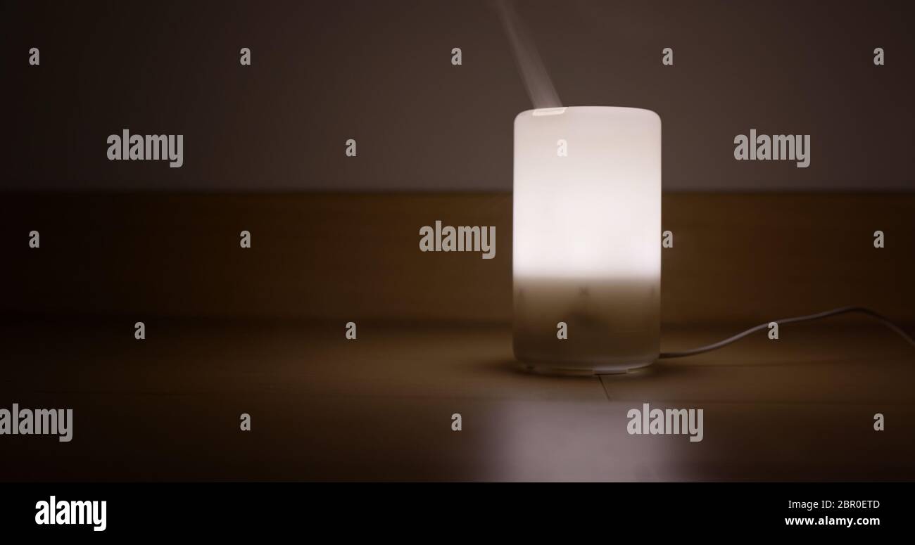 Room diffusers hi-res stock photography and images - Alamy