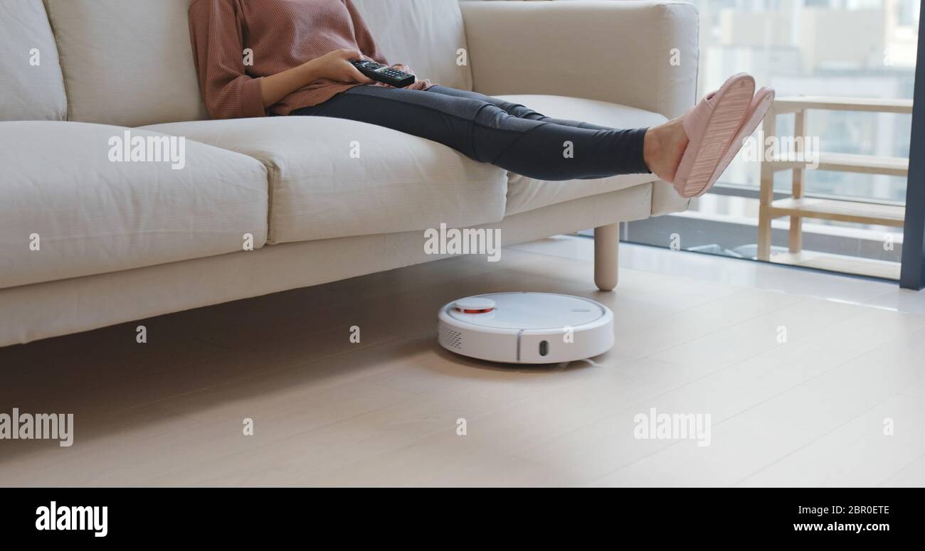 Asian woman vacuuming hi-res stock photography and images - Alamy