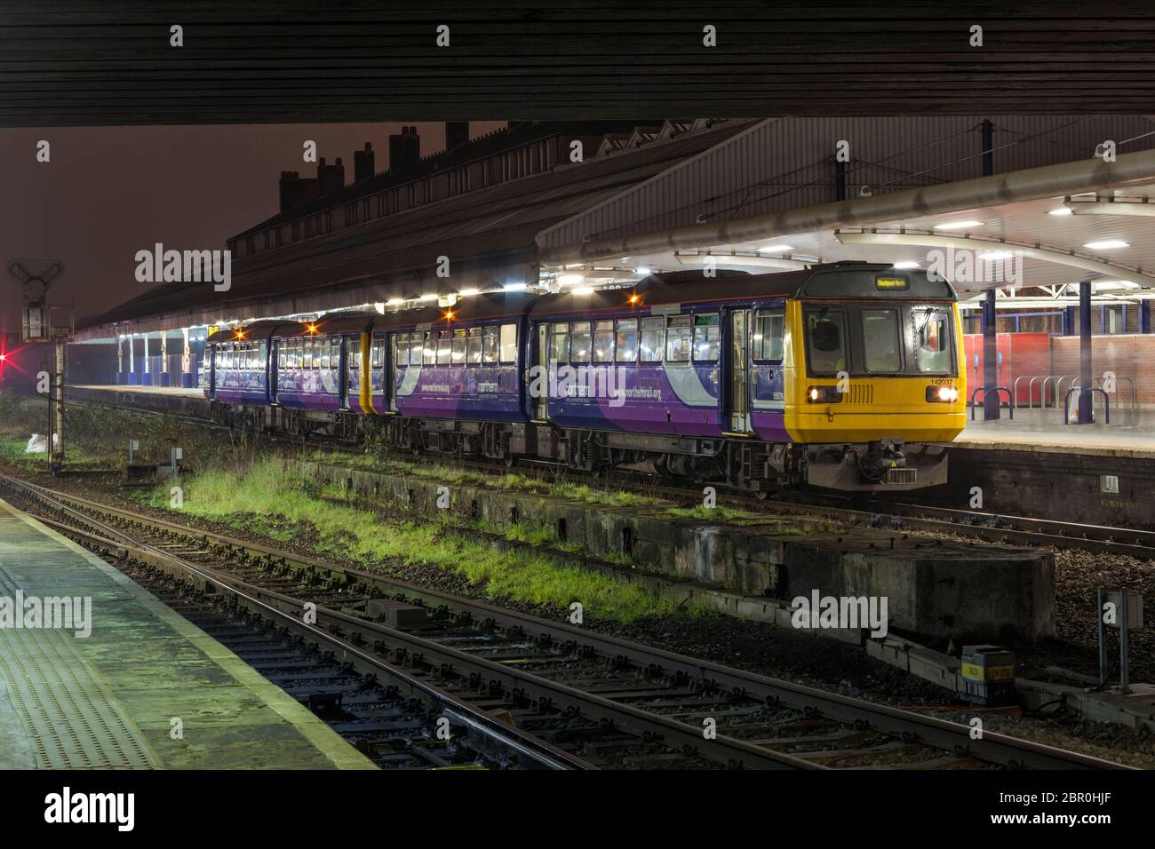 Northern rail class 142 pacer trains 142037 + 142007 calling at at ...