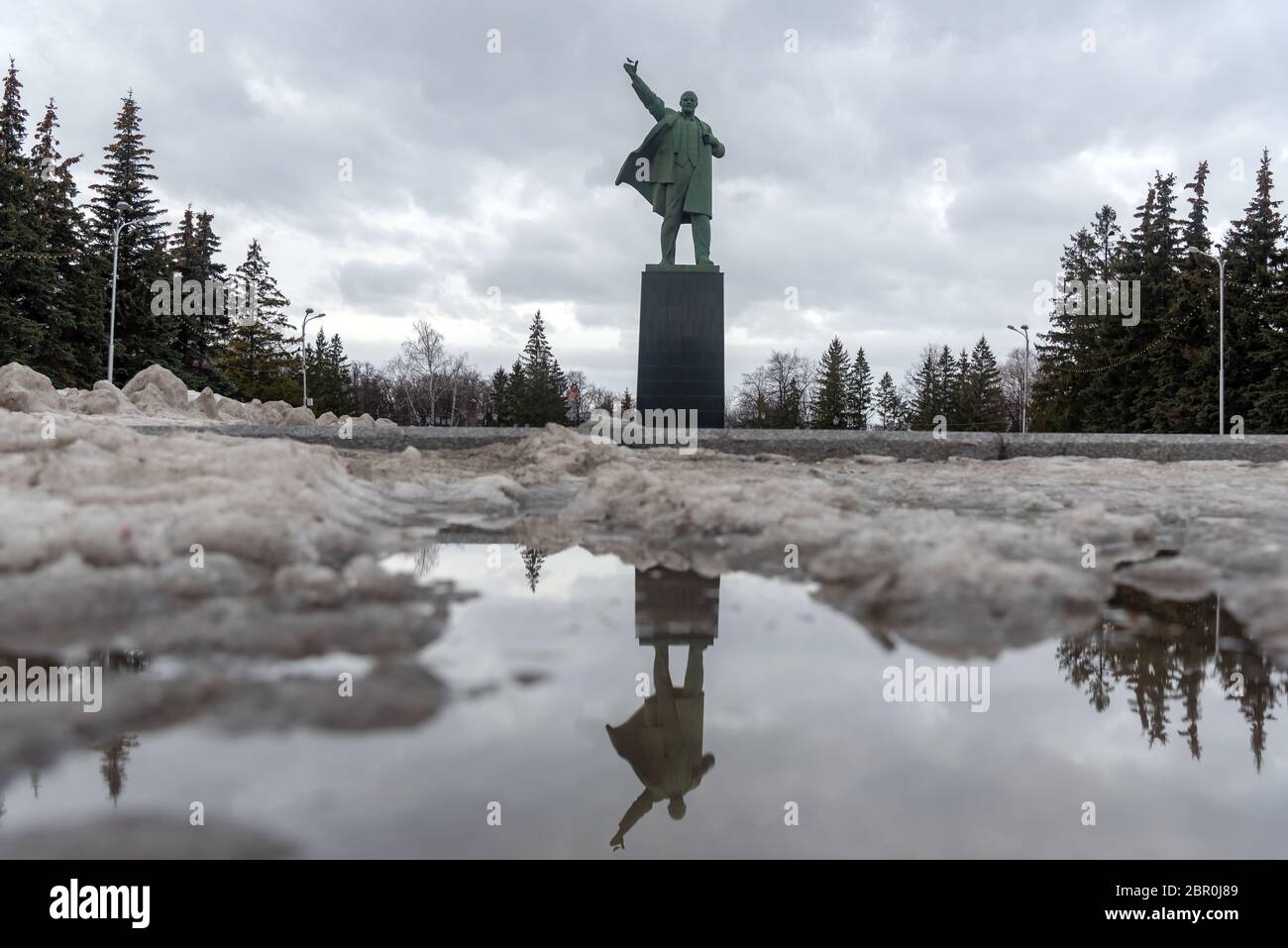 Statue reflection water hi-res stock photography and images - Alamy