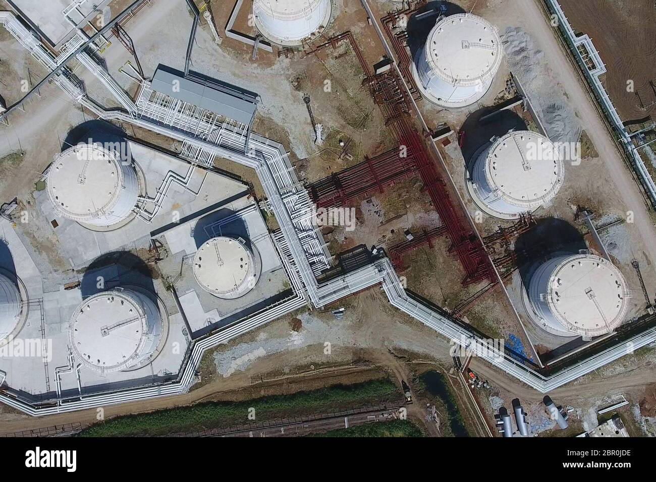 Oil refinery plant for primary and deep oil refining. Equipment and ...